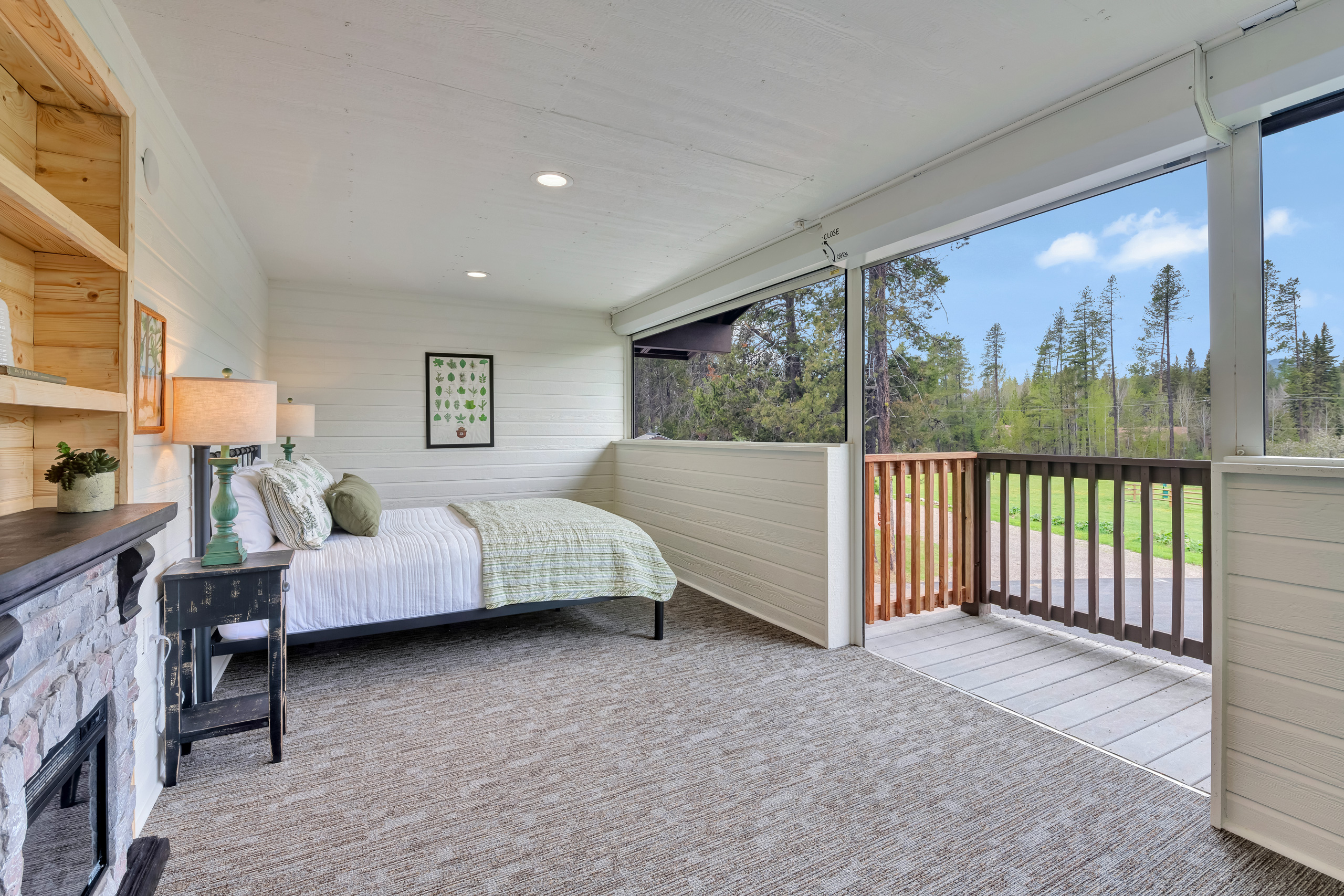 The Pine Porch - Deck Room - Streamside RV Parks & Campground